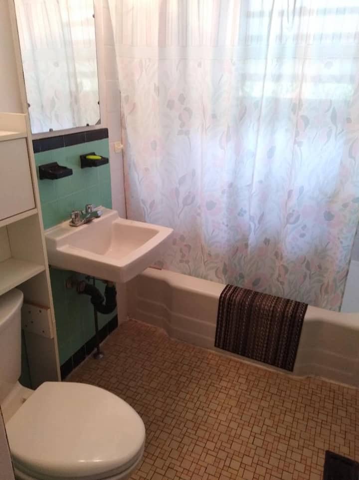 Private Room In Mtl- Near Metro - モントリオール