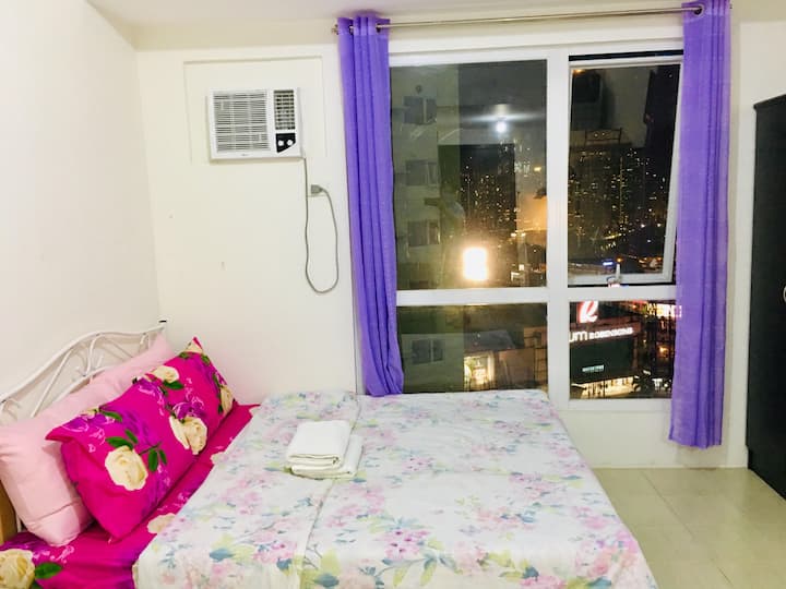 1rom's Cozy Place5 With Netflix - Makati