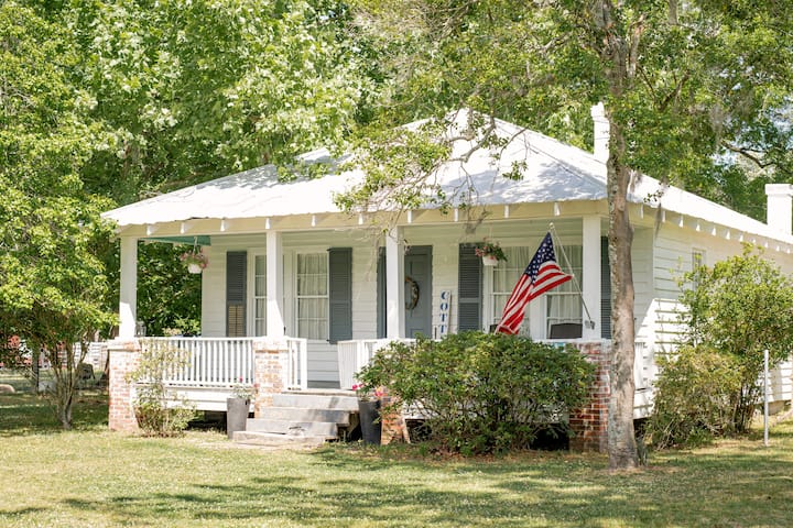 Lovely Lavender Cottage - South Carolina