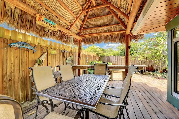 Bike Ride To The Beach, Heated Saltwater Pool - Delray Beach, FL