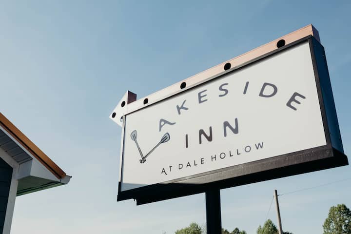 The Obey River Room, Lakeside Inn At Dale Hollow - Dale Hollow Lake