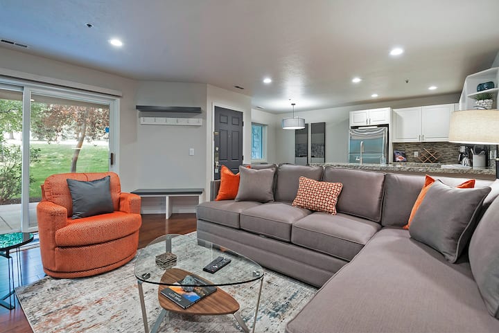 Stylish Modern 2br 2 Blocks To Skiing And Golf! - Park City, UT