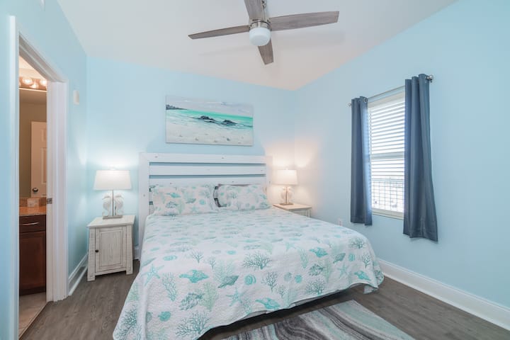 Excellent Location &  Amenities - Laketown Resort - Panama City Beach, FL
