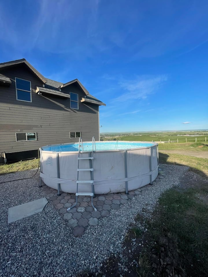 Best 3 Airbnbs With Pool In Lethbridge, Canada - Updated 2025 | Trip101
