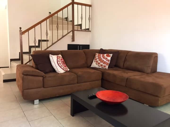 Bonita Casa Equipada Con 3 Hab En Zona Residencial - Monterrey