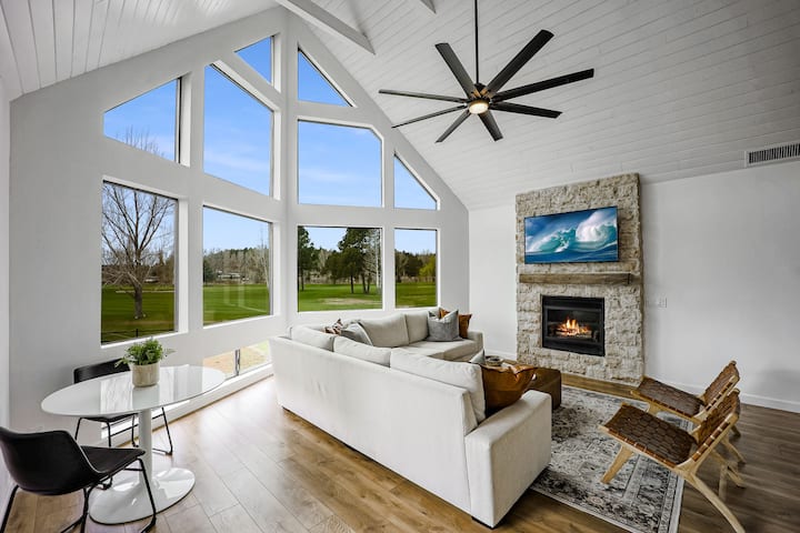 Clean & Modern Munds Park Home! Cooler Temps Await - Munds Park, AZ