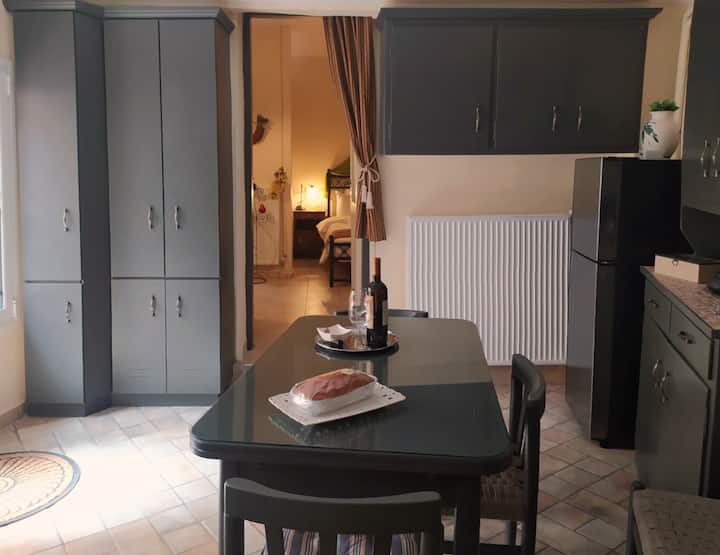 Orfeas Home: Detached House 74m2, Parking & Yard - Волос
