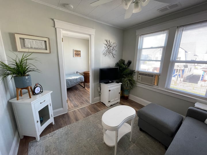 Boho Belmar Beach Condo <> Steps From The Sand - Belmar, NJ