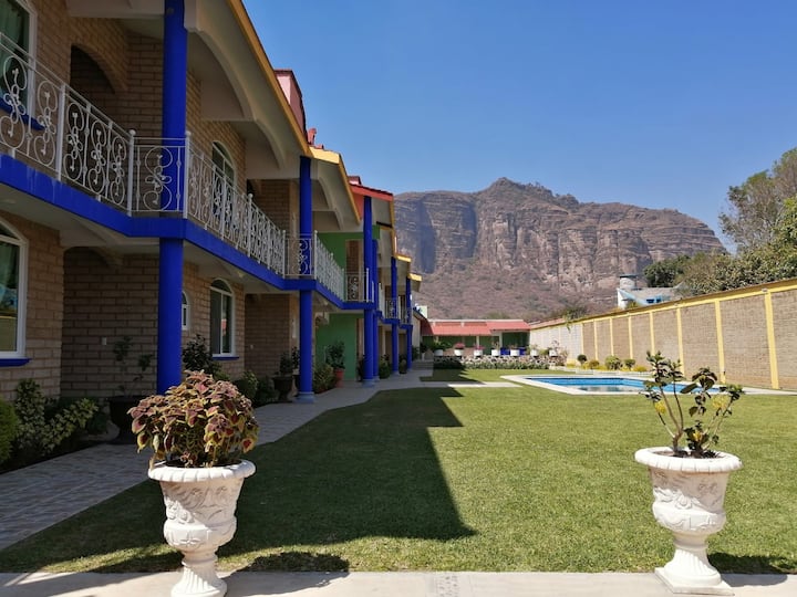 Hospedaje Con Jardín Y Salón De Eventos. - Tepoztlán