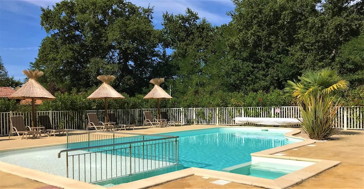 Chalet Au Calme Piscine & Clim, Plage à Vélo - France