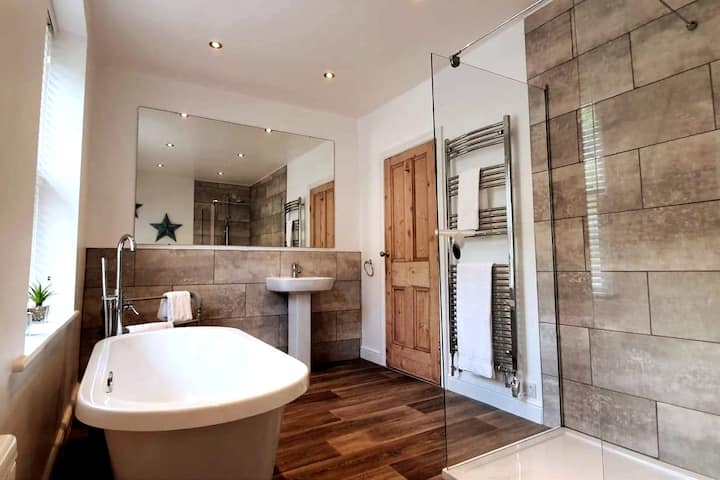 March Cottage,  3 Or 4 Bed With 2 Bathrooms - Matlock Dale