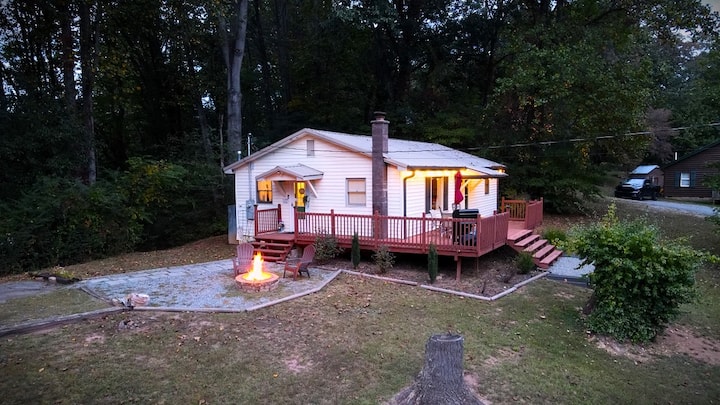 Cozy Nest Close To Wcu And  Great Smoky Mountains - Sylva, NC