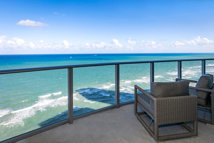 Oceanfront Cornercondo Best 2br@hyde! - Hallandale Beach, FL