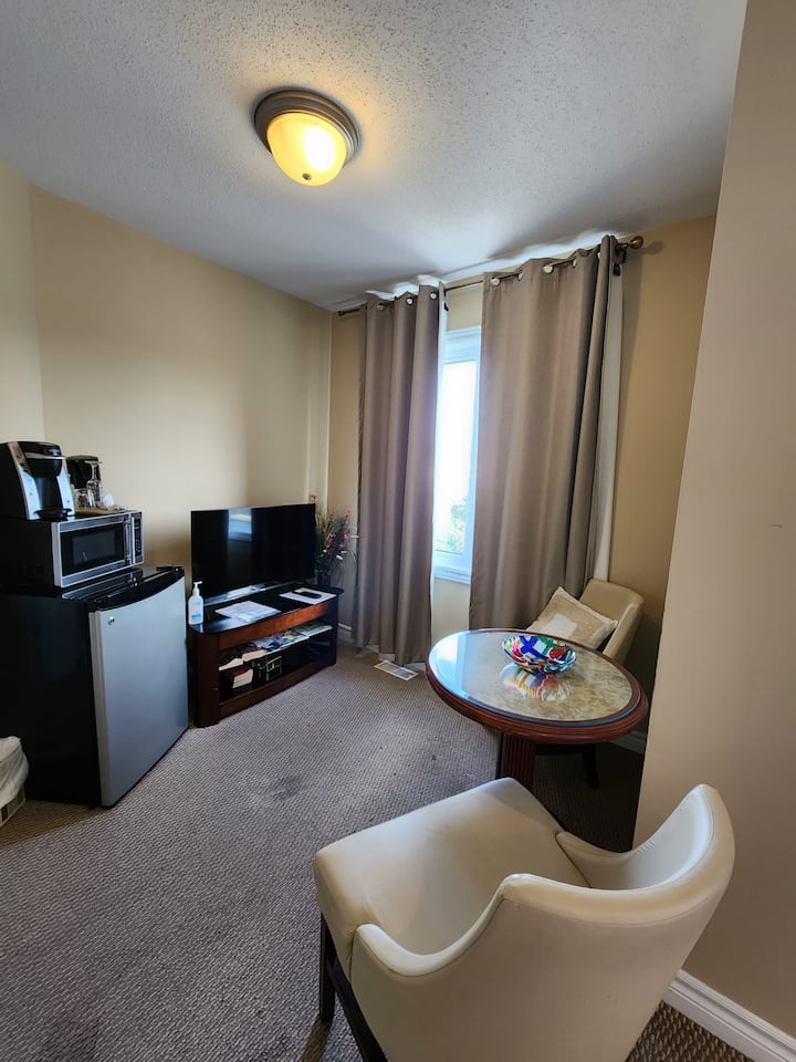 Cozy & Peaceful Private Master Bedroom - Ottawa