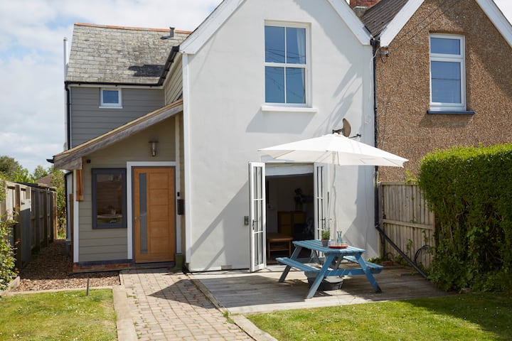 Close To Beach With Garden, Family & Dog Friendly - Lymington