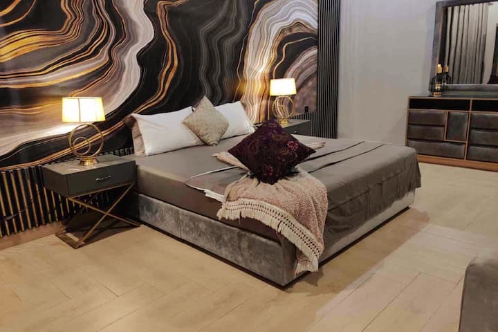 Gold Ff By La Casa – Luxury Stay + 24/7 Security - Karachi