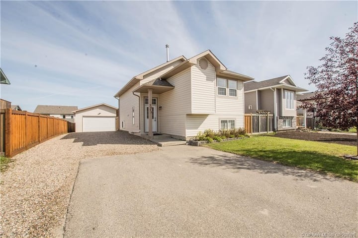 Westpointe Wonder 2 Bed Upper - Grande Prairie