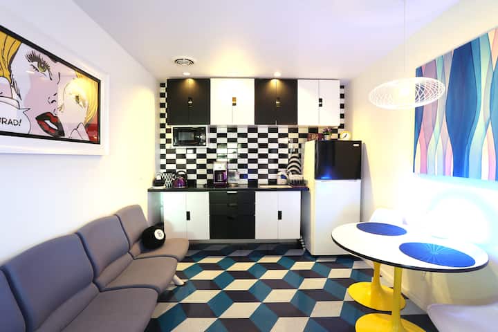 Private Pop-art Pad, Two-story, Two Balconies With Park View In Silver Lake - Los Ángeles, CA