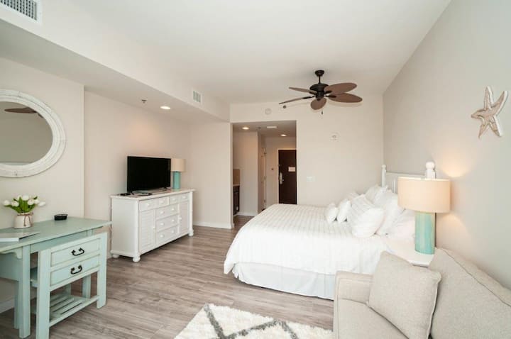 5th Floor Studio, Short Walk To Beach! - Miramar Beach, FL