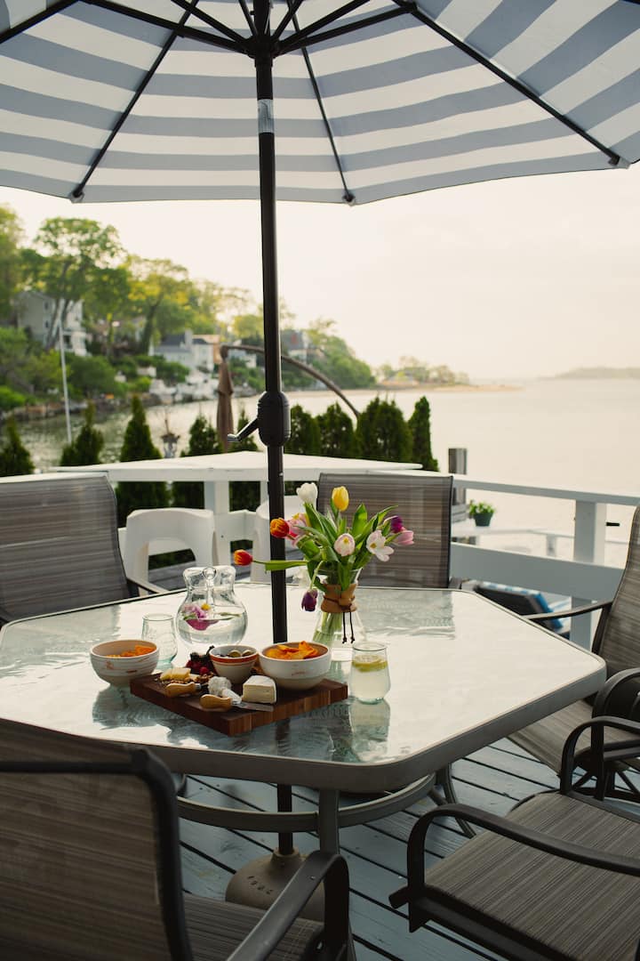 The Harbor House: Beachfront Home 1 Hour From Nyc - Northport, NY