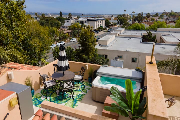 Pacific Beach 3br • Rootop Hot Tub & Views •Top 1% - San Diego, CA