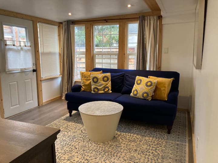 Trail Side Bungalow /Pets - Eugene, OR