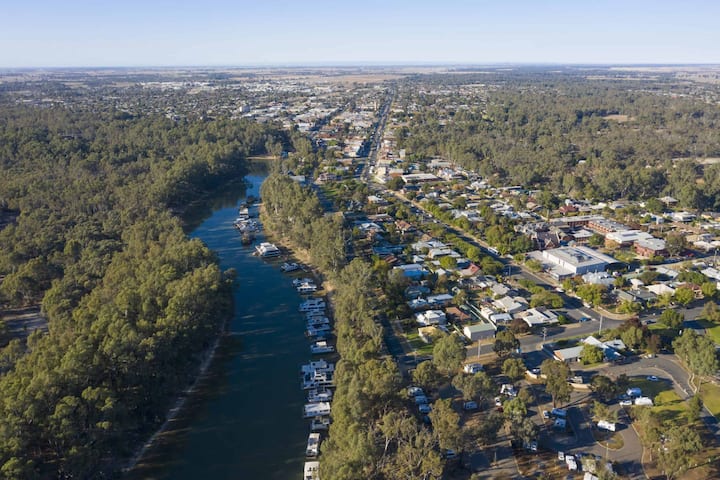 Lovely Little 2brm Cottage House In Heart Of Town - Echuca