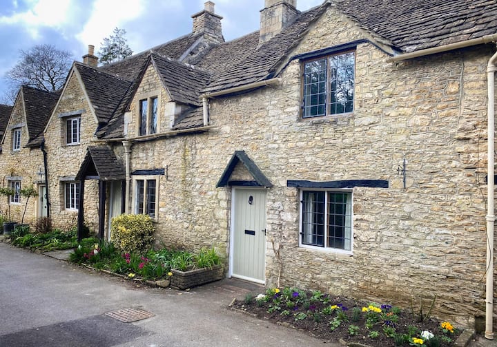 Relaxing Cottage Stay In The Heart Of Castle Combe - Chippenham