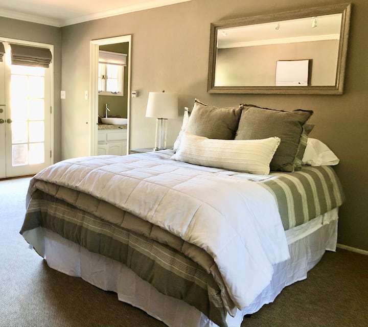 Beautiful Home In Sunny,  Quiet Neighborhood! - Santa Barbara, CA