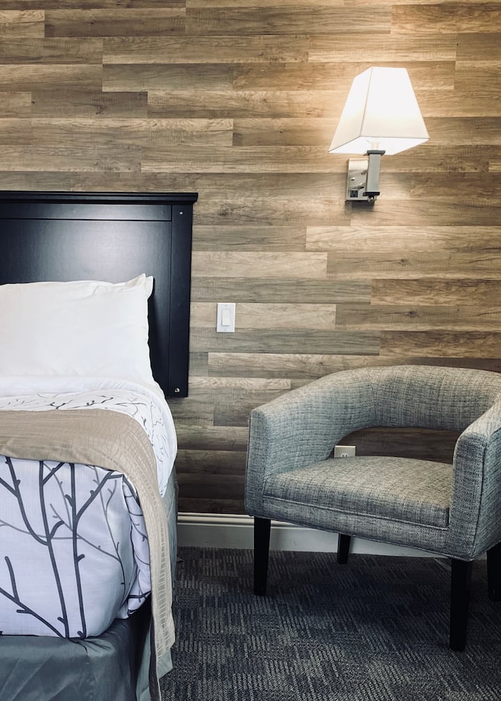 Standard Three Queen - Salida, CO