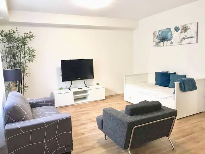 Spacious And Contemporary 2br Suite In Langley - Langley