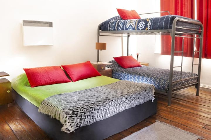 Private Bright Triple Room In Cerro Alegre - Valparaíso