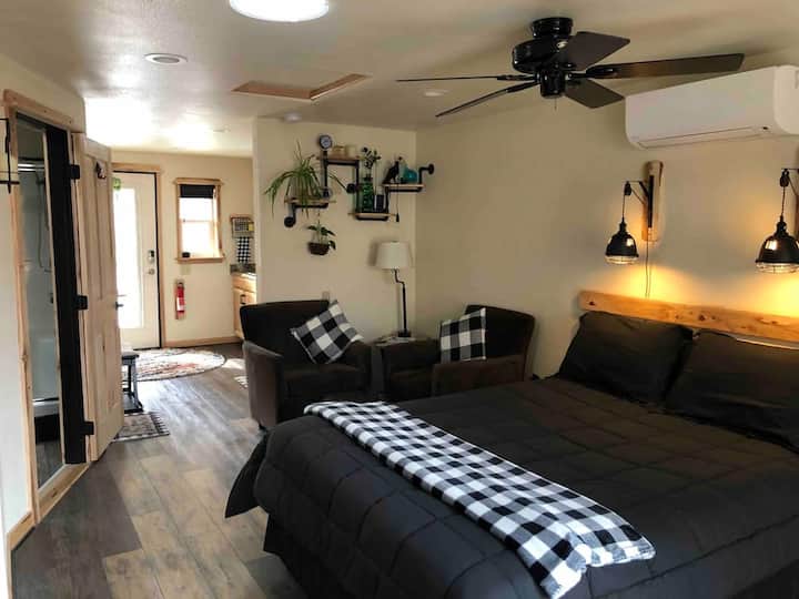 Sunnyside Escape- Parking Off Street At Front Door - Eugene, OR