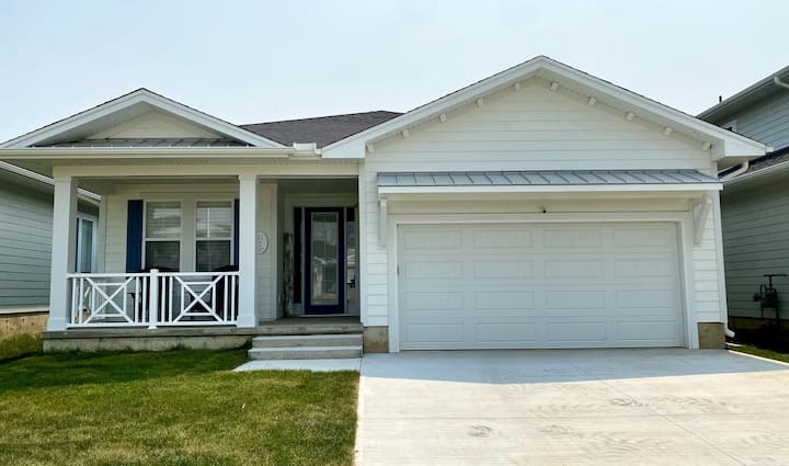 Heavenly Haven By The Beach - Cozy Cottage - Port Stanley