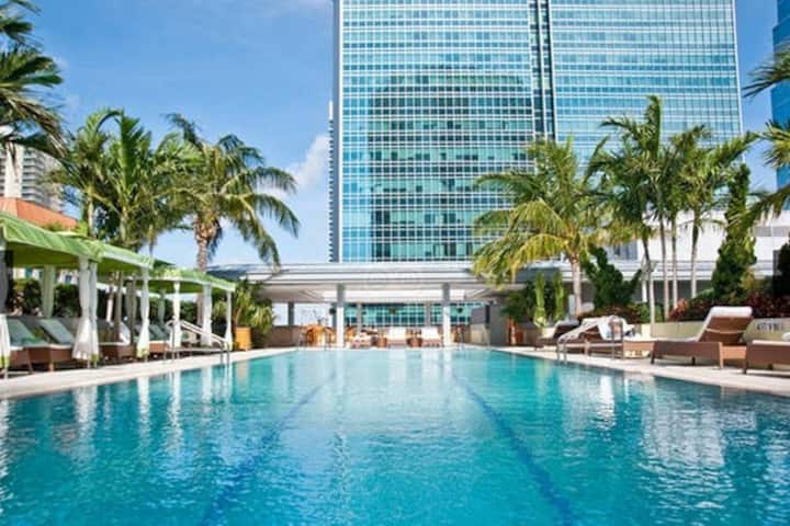 Gorgeous 2 Bed 2 Baths In Brickell. Free Parking ! - Miami, FL