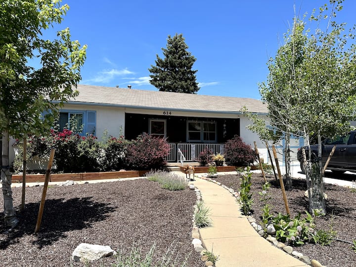 Cozy Mountain Cottage - Manitou Springs, CO