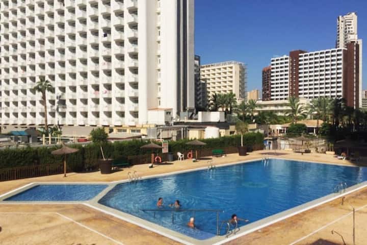 Apartamento (Piso 21) Con Piscina Y Vistas Al Mar. - Benidorm