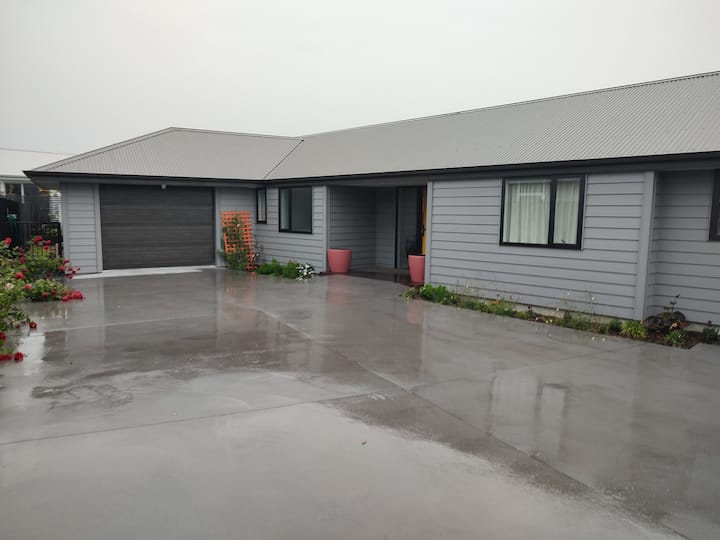 The Grey Lounge - Lake Taupo