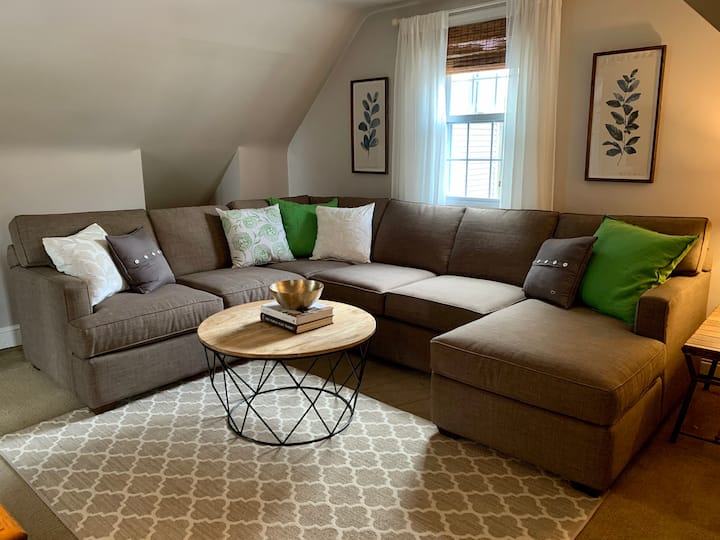 Charming 1 Br Apartment Near Downtown + Beach - Fairfield, CT