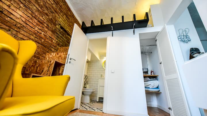 Architectural Gem W Modern Flair Dstudio Old Town - Bucarest