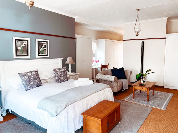 Xl King Bed Modern Victorian - Pretoria