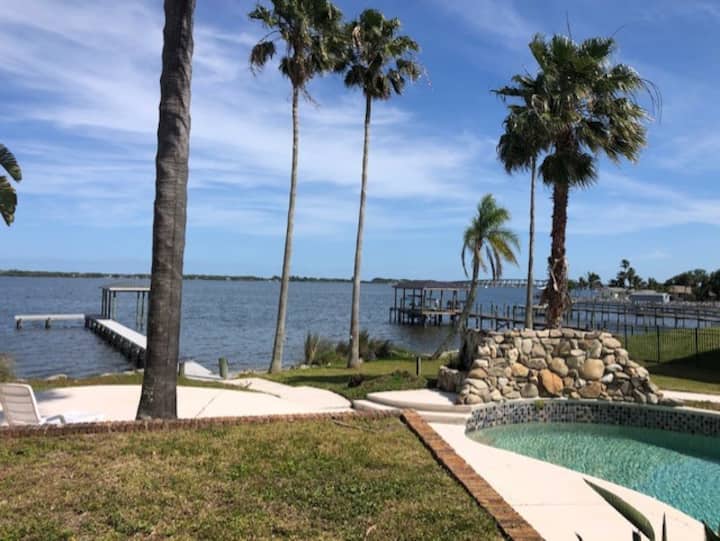 Inter-coastal Two Apts. Within Villa. Heated Pool - Merritt Island, FL