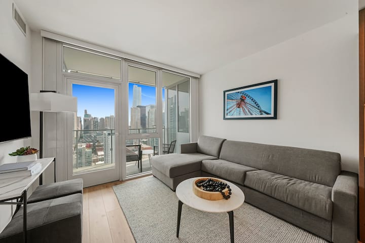 Level- Beautiful Two Bedroom Junior Suite - Chicago, IL