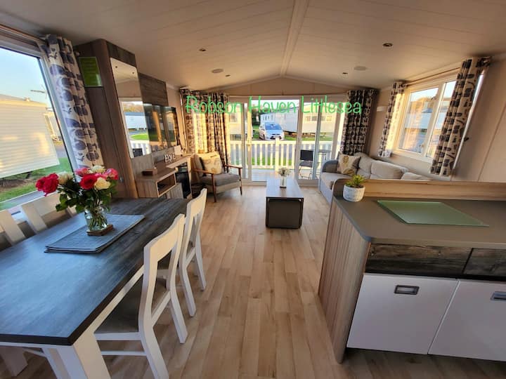 Beautiful 3 Bedroom Caravan On Haven Littlesea . - Dorset