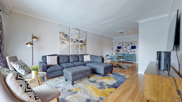 Charming Three Bedroom Flat - Brampton
