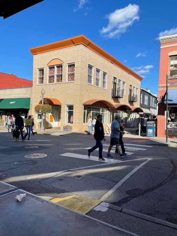 Convenient/cozy Stay In Downtown Roanoke Market St - Mill Mountain Zoo, Roanoke