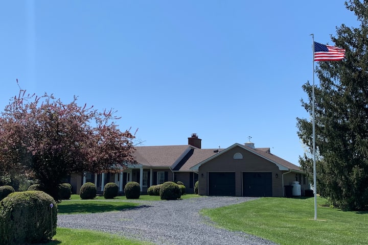 Lophaven Country Getaway-entire Home/private Pool - 愛丁堡