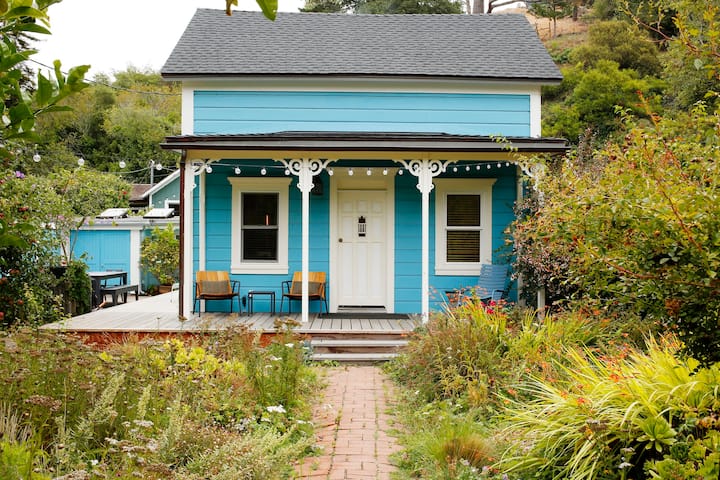 Bolinas Victorian Garden Cottage - Stinson Beach, CA