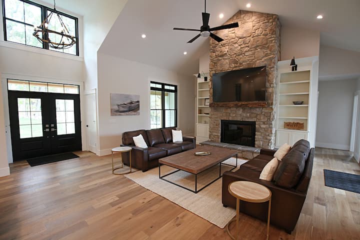 Modern Farmhouse Lake Vandalia - Vandalia Lake, IL