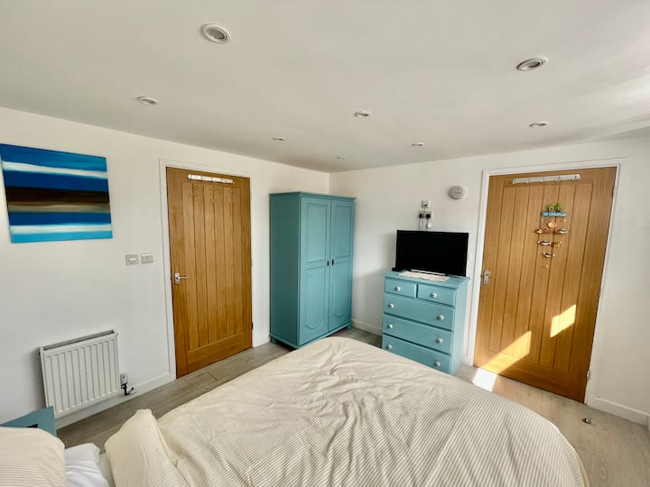 One Bedroom Annexe With En-suite - Porthleven